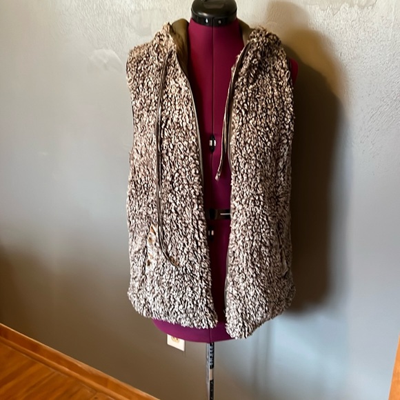 Hem & Thread | Jackets & Coats | Hem And Thread Vest With Hood Size Med ...